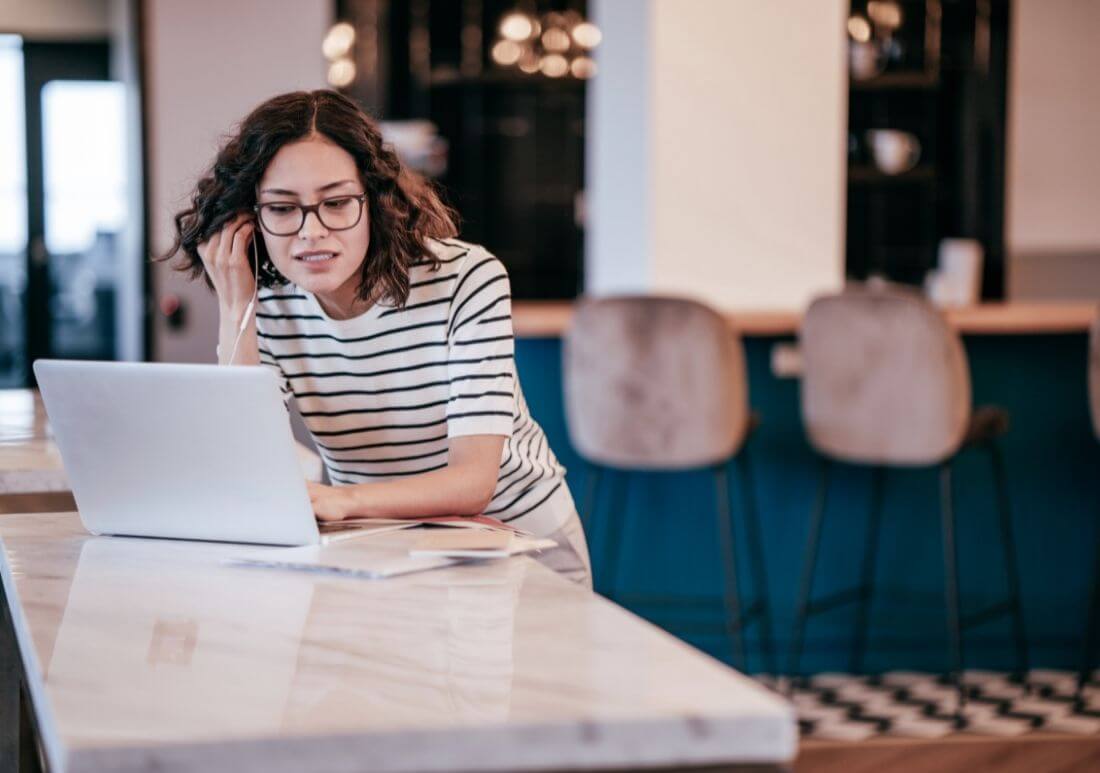 Găsește un job pe chat care să-ți adauge la salariu - Operator-Flexibil.com